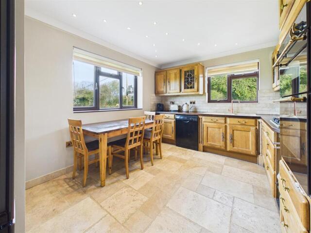 For Sale 3 Bedroom House Purley On Thames Berkshire DLS101060265