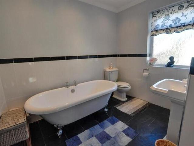 For Sale 3 Bedroom House Pwll Pwll DS101856072