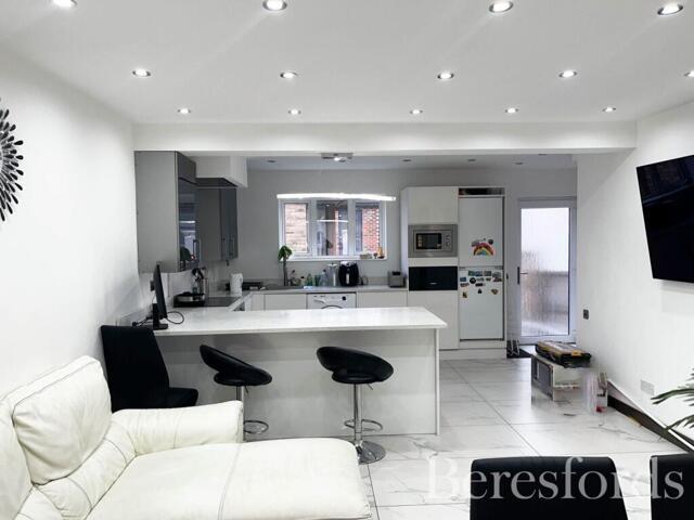 For Sale 3 Bedroom House Romford Greater London DLS100917613