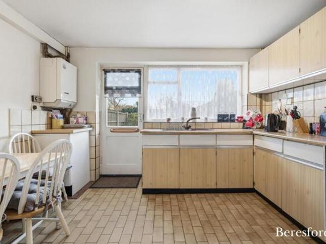 For Sale 3 Bedroom House Romford Greater London DLS101025487