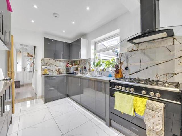 For Sale 3 Bedroom House Romford Greater London DS99735857