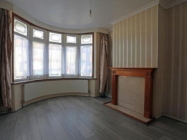 For Sale 3 Bedroom House Rainham Greater London DLS100425925