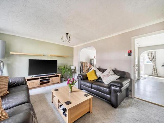 For Sale 3 Bedroom House Woodley Berkshire DLS101025250