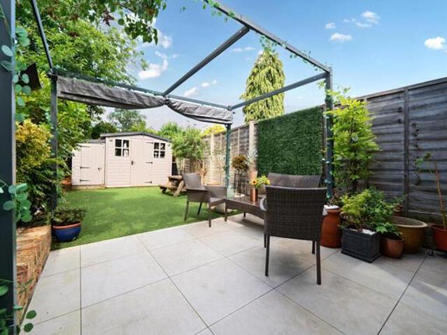 For Sale 3 Bedroom House Weybridge Surrey DLS98404416