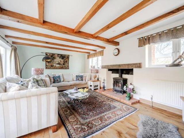 For Sale 3 Bedroom House Westcott Surrey DS101200133