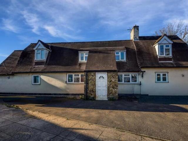 For Sale 3 Bedroom House Wickford Essex DLS101278193
