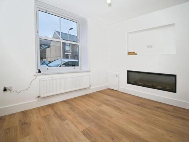 For Sale 3 Bedroom House Wye Rhondda Cynon Taff DS101674949