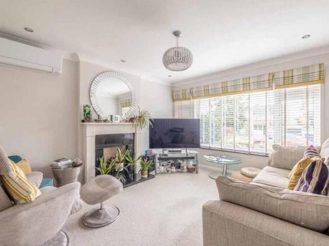 For Sale 3 Bedroom House Taplow Windsor And Maidenhead DLS101278053