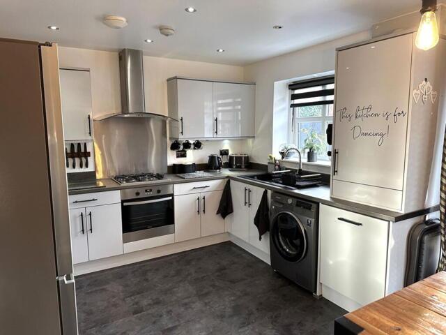 For Sale 3 Bedroom Shared Living/roommate Oldham Oldham DLS101678342