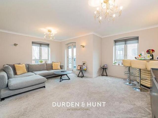 For Sale 3 Bedroom Shared Living/roommate Buckhurst Hill Essex DS101199780