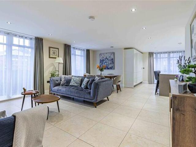 For Sale 3 Bedroom Shared Living/roommate Bushey Hertfordshire DS100541266