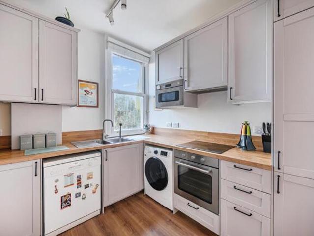 For Sale 3 Bedroom Shared Living/roommate Bath Bath And North East Somerset DLS98612523