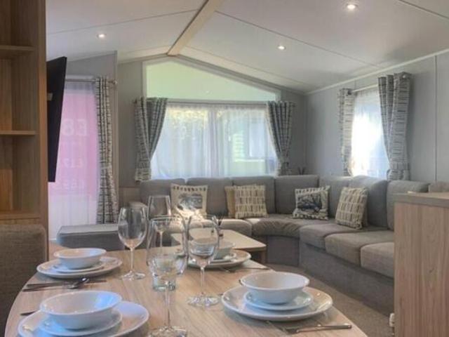 For Sale 3 Bedroom Shared Living/roommate Bowness On Windermere Cumbria DLS98968941