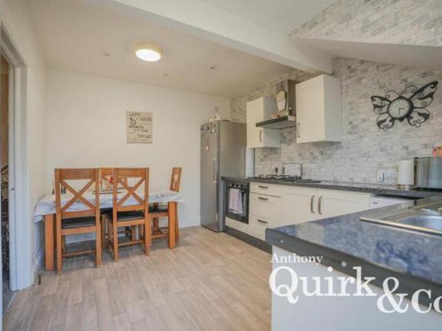 For Sale 3 Bedroom Shared Living/roommate Canvey Island Essex DS92720296