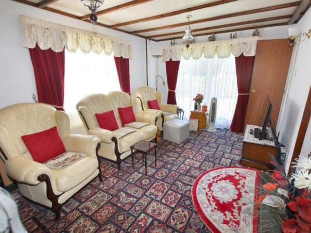 For Sale 3 Bedroom Shared Living/roommate Cornwell Oxfordshire DLS99952177