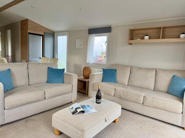 For Sale 3 Bedroom Shared Living/roommate Cornwell Cornwall DS101168241