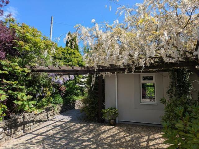 For Sale 3 Bedroom Shared Living/roommate Devon Devon DLS98834799