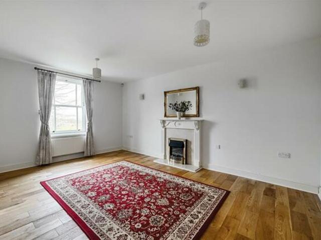 For Sale 3 Bedroom Shared Living/roommate Dorchester Dorset DS101025574
