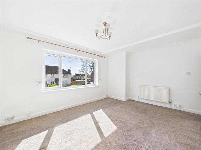For Sale 3 Bedroom Shared Living/roommate Gloucester Gloucestershire DLS101351807