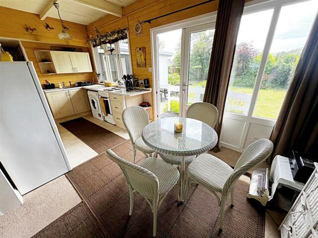 For Sale 3 Bedroom Shared Living/roommate Grimsby Lincolnshire DLS100786706
