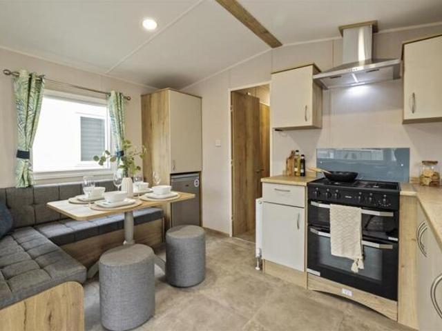 For Sale 3 Bedroom Shared Living/roommate Hunstanton Norfolk DLS99290456