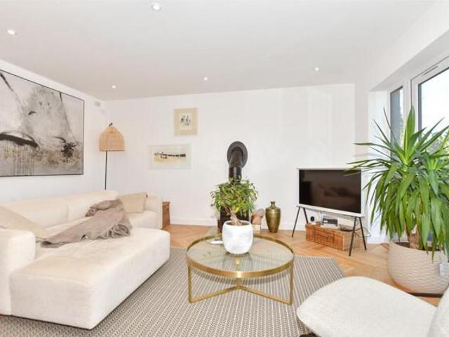 For Sale 3 Bedroom Shared Living/roommate Kent Kent DS100191936