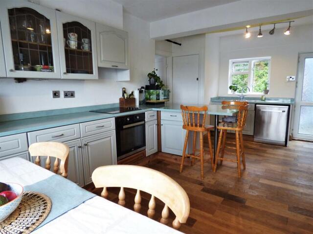 For Sale 3 Bedroom Shared Living/roommate Kingswear Devon DLS100097044