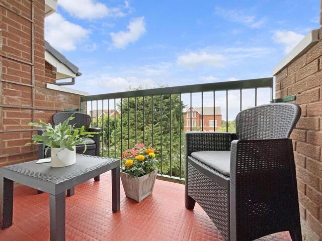 For Sale 3 Bedroom Shared Living/roommate Lancs Lancashire DLS98434530
