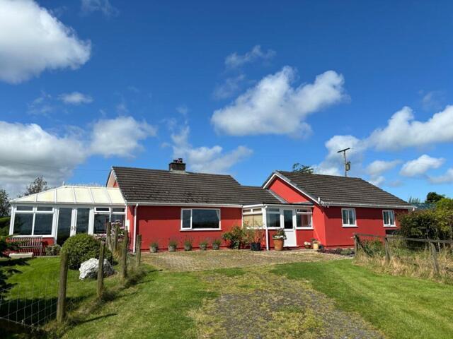 For Sale 3 Bedroom Shared Living/roommate Llanybydder Ceredigion DS101231761