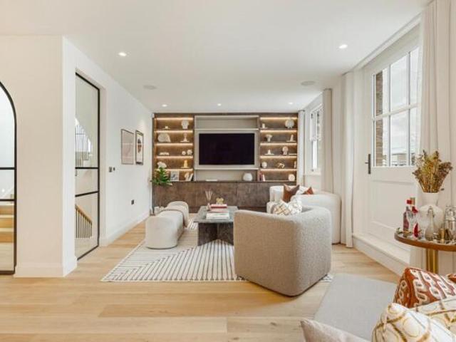 For Sale 3 Bedroom Shared Living/roommate London Westminster DS100917582