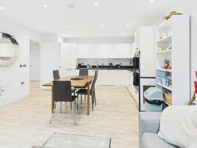 For Sale 3 Bedroom Shared Living/roommate London Greater London DLS99773536