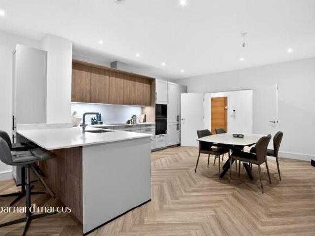For Sale 3 Bedroom Shared Living/roommate London Greater London DLS99774055