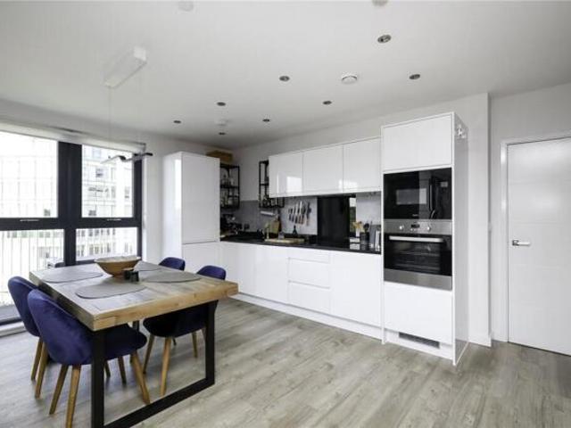 For Sale 3 Bedroom Shared Living/roommate London Greater London DLS99735983
