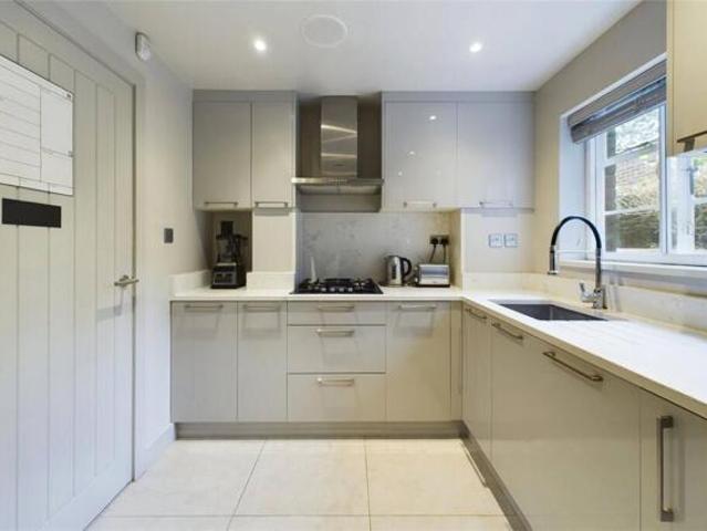 For Sale 3 Bedroom Shared Living/roommate London Greater London DS100132167