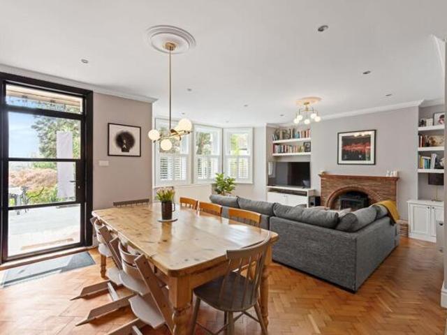 For Sale 3 Bedroom Shared Living/roommate London Greater London DS101674808