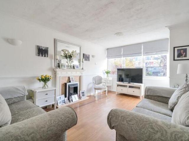For Sale 3 Bedroom Shared Living/roommate Londres Great London DLS99029029