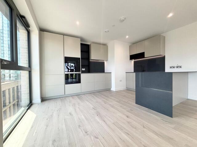 For Sale 3 Bedroom Shared Living/roommate Londres Greater London DLS100158521