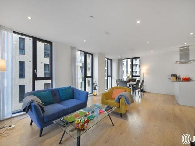 For Sale 3 Bedroom Shared Living/roommate Londres Greater London DLS101060084