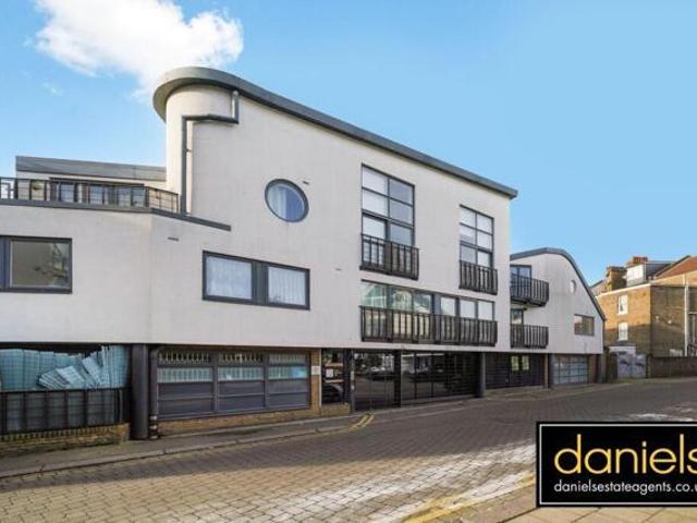 For Sale 3 Bedroom Shared Living/roommate Londres Greater London DLS98577879