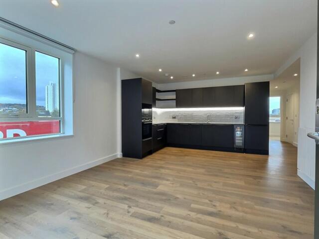 For Sale 3 Bedroom Shared Living/roommate Londres Greater London DS100096781