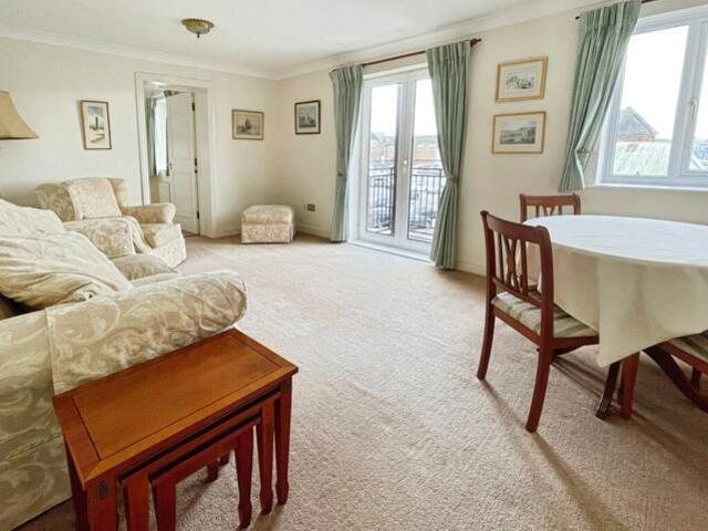 For Sale 3 Bedroom Shared Living/roommate Poole Dorset DS99523814
