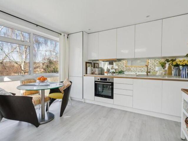 For Sale 3 Bedroom Shared Living/roommate Rickmansworth Hertfordshire DS101996182