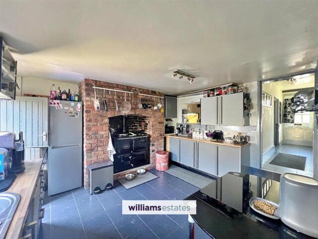 For Sale 3 Bedroom Shared Living/roommate St. Asaph Denbighshire DS100456643