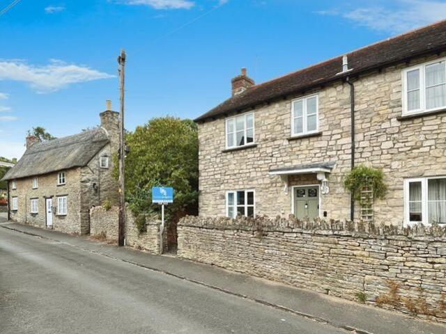 For Sale 3 Bedroom Shared Living/roommate Sturminster Newton Dorset DLS100824910