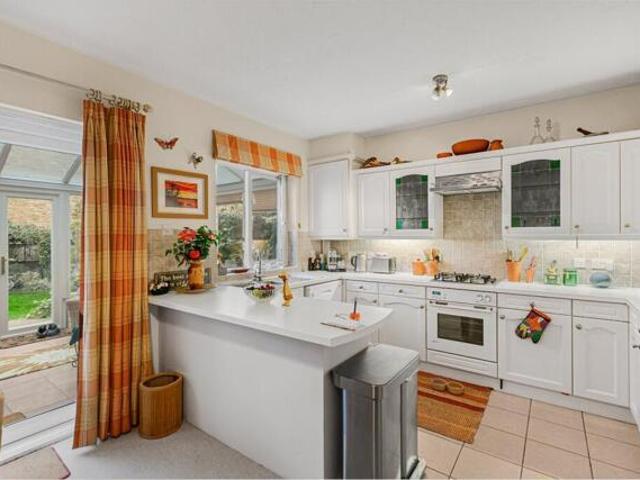 For Sale 3 Bedroom Shared Living/roommate Shepperton Surrey DLS99774035