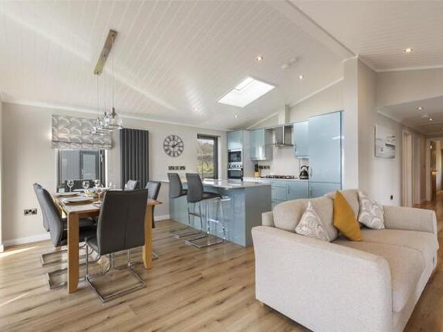 For Sale 3 Bedroom Shared Living/roommate Tenby Pembrokeshire DS98801122