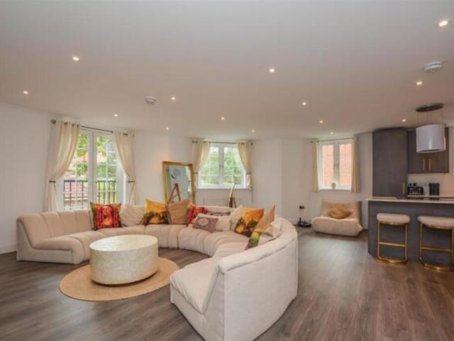 For Sale 3 Bedroom Shared Living/roommate Warley Warley DS99808687