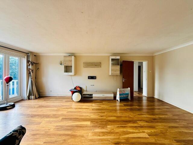 For Sale 3 Bedroom Shared Living/roommate Wembley Greater London DS99029593
