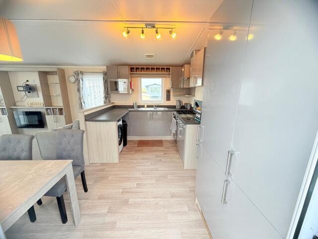 For Sale 3 Bedroom Shared Living/roommate West Sussex West Sussex DS101351678