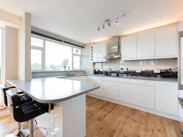 For Sale 3 Bedroom Shared Living/roommate Wimbledon Greater London DLS100649041